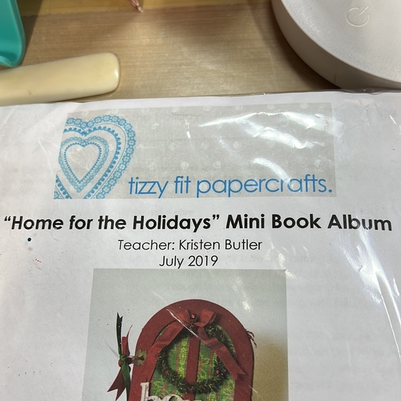 Tizzy Fit Papercrafts | Office | Home For The Holidays Mini Album ...